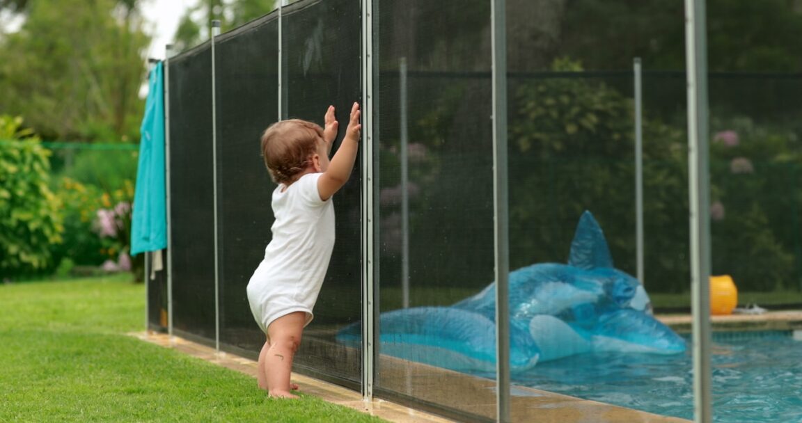 Baby Barrier Pool Safety Fence - BABY BARRIER® Pool Fence